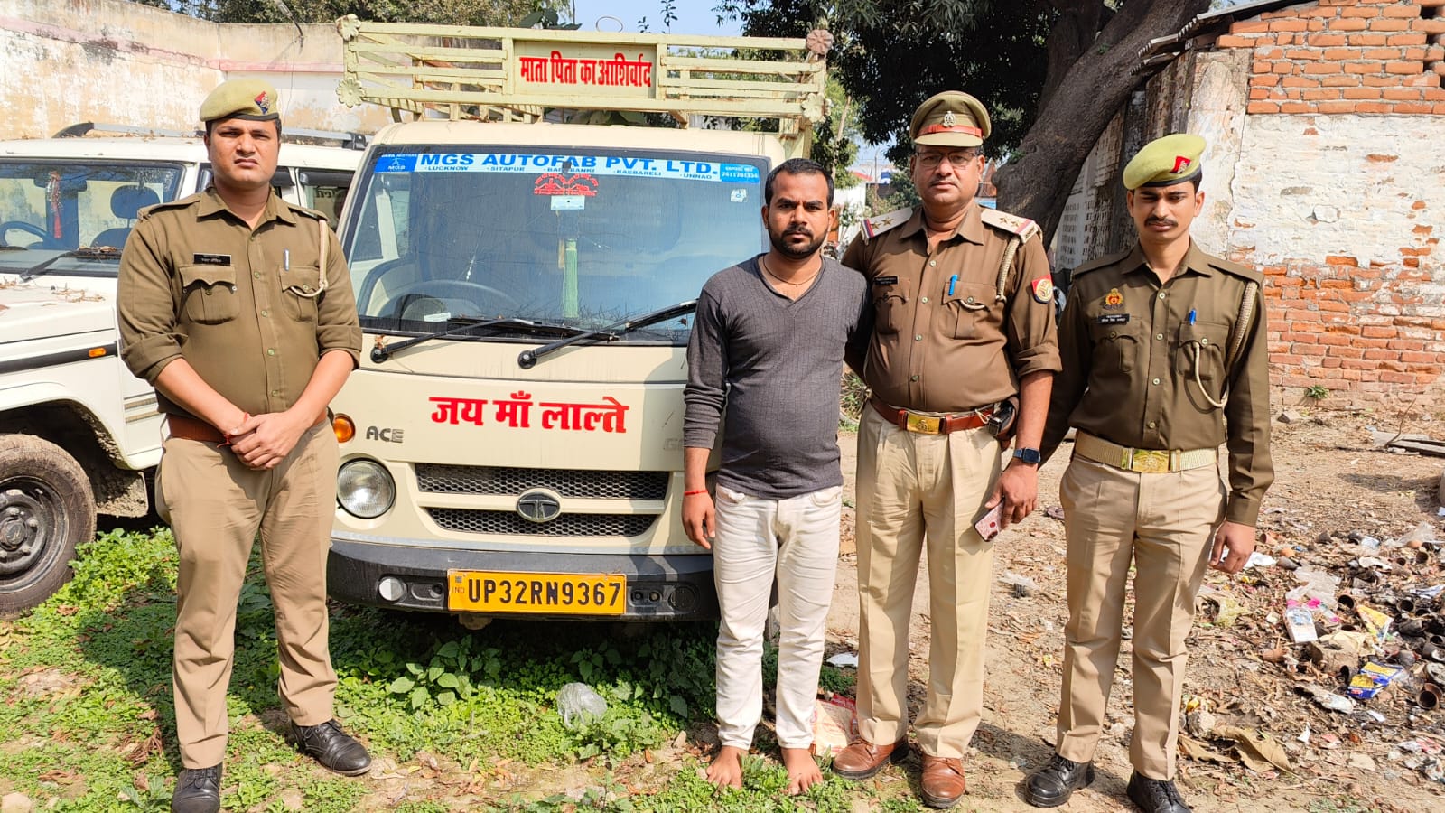 StreetBuzz माल पुलिस के हत्थे चढ़ा हत्या का फरार चौथा आरोपी